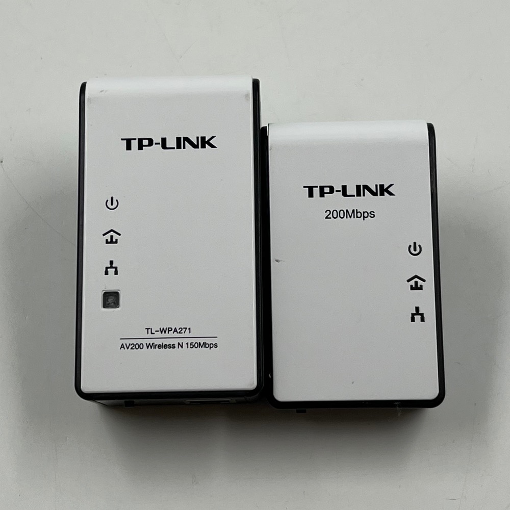 Pre-owned TP-LINK AV200 MINI POWERLINE ADAPTER & WIRELESS N EXTENDER ...